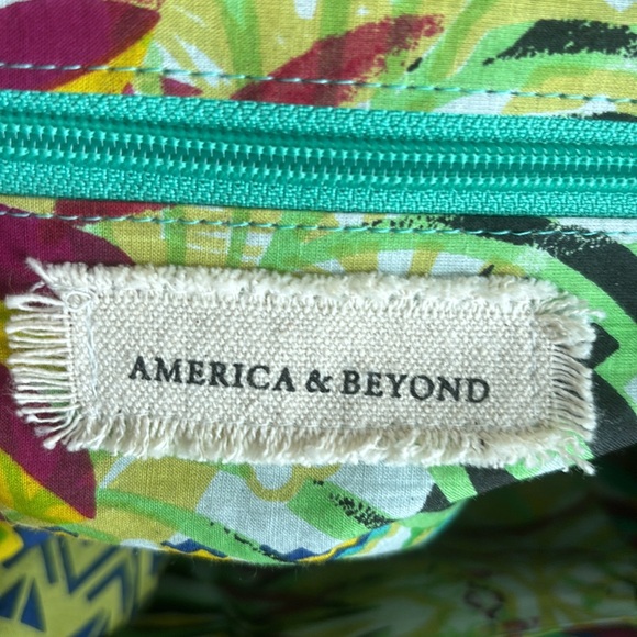 America & Beyond | Bags | Bora Bora Island Tote Perfect Vacation Tote ...